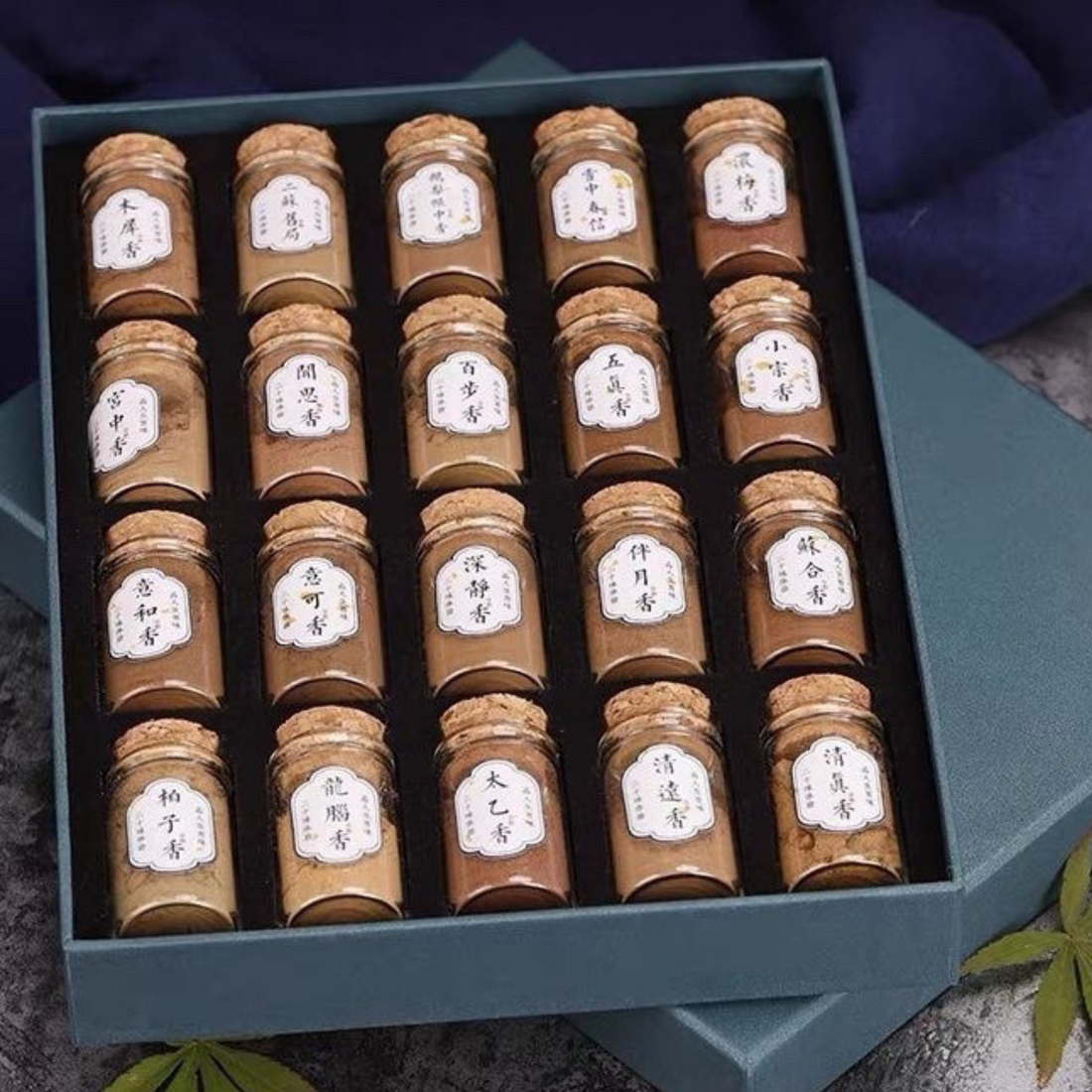 Caja 20 Inciensos Variados Premium en Polvo 60g – Jade Incense